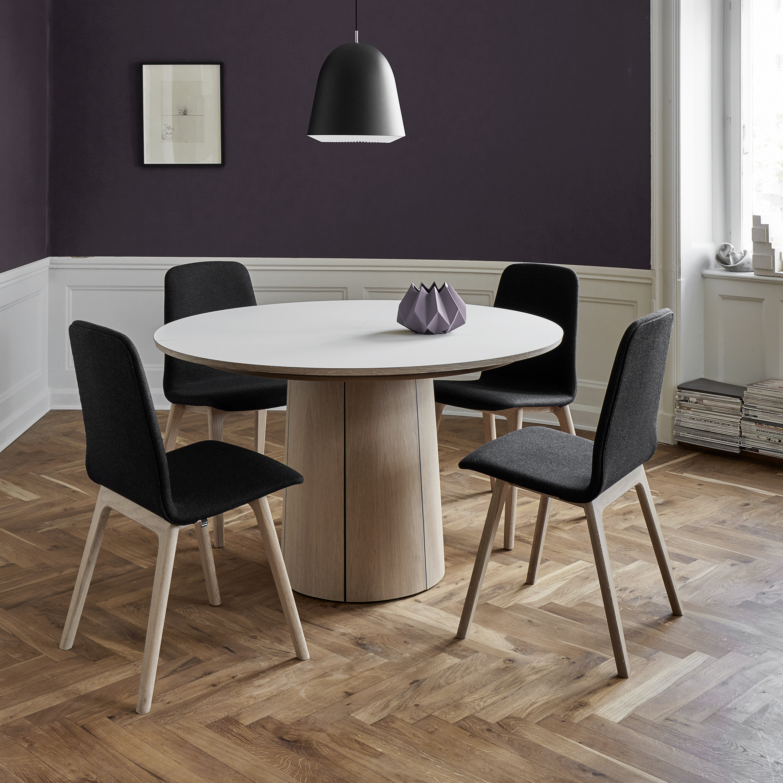 Skovby SM33 Circular Wood Dining Table | ScanDesigns Furniture