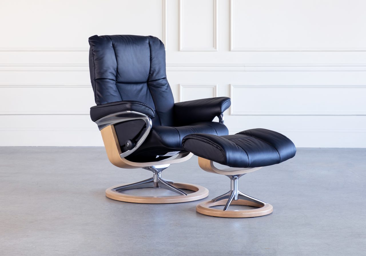 Stressless Mayfair Signature Swivel Leather Recliner | ScanDesigns