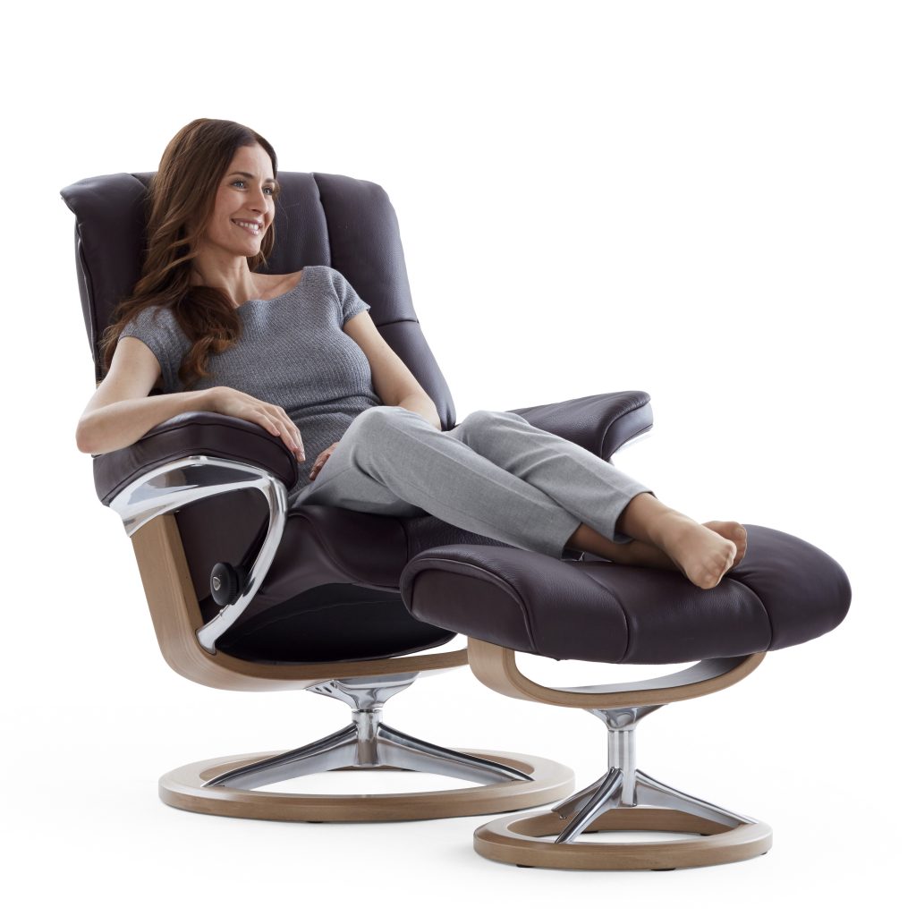 Stressless Mayfair Signature Swivel Leather Recliner | ScanDesigns