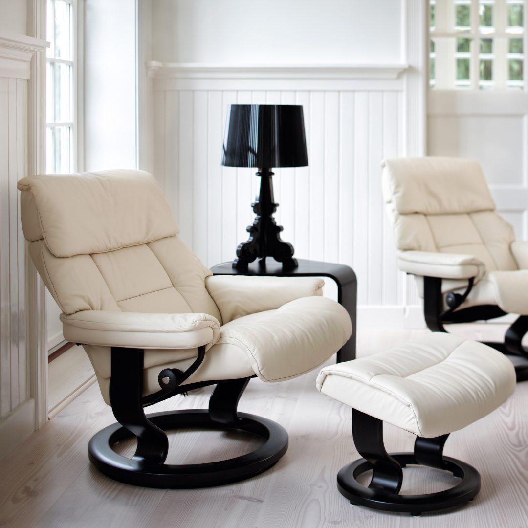 Stressless Ruby Classic Swivel Leather Recliner | ScanDesigns Furniture