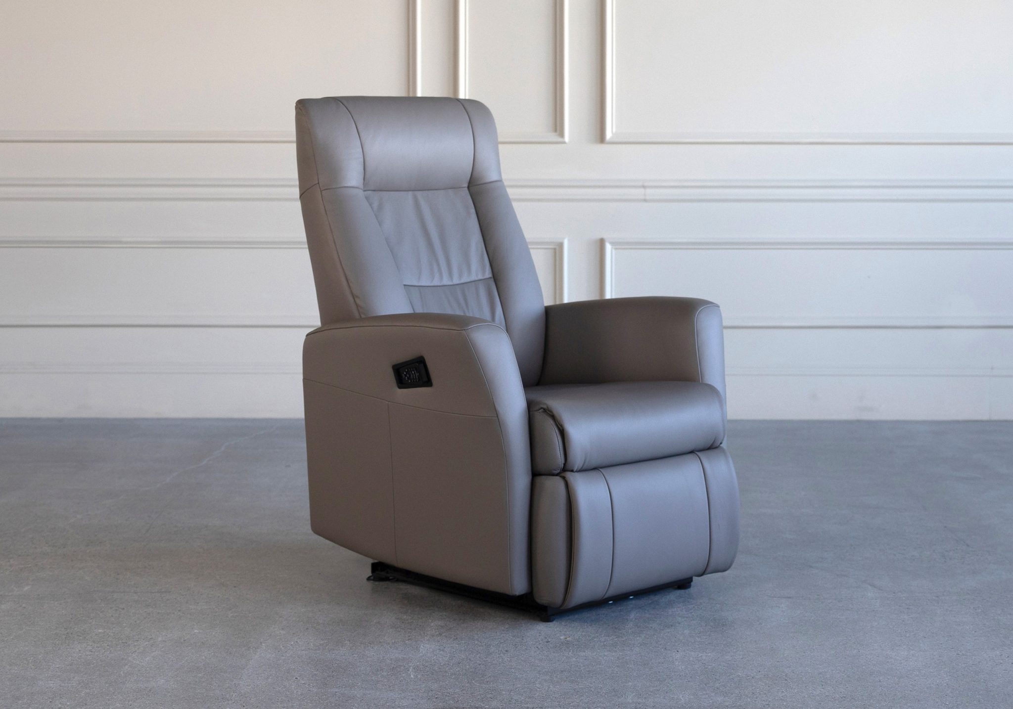 H2 Seating | Power and Manual Swivel Recliners | ScanDesigns | ScanDesigns