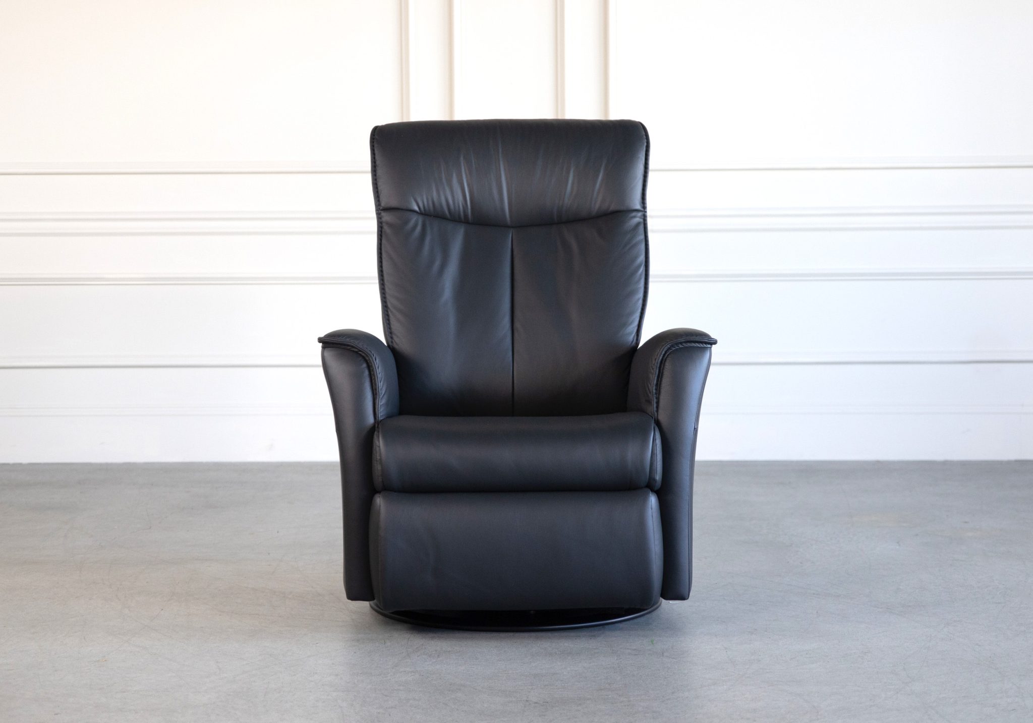 H2 Seating | Power and Manual Swivel Recliners | ScanDesigns | Page 2 ...